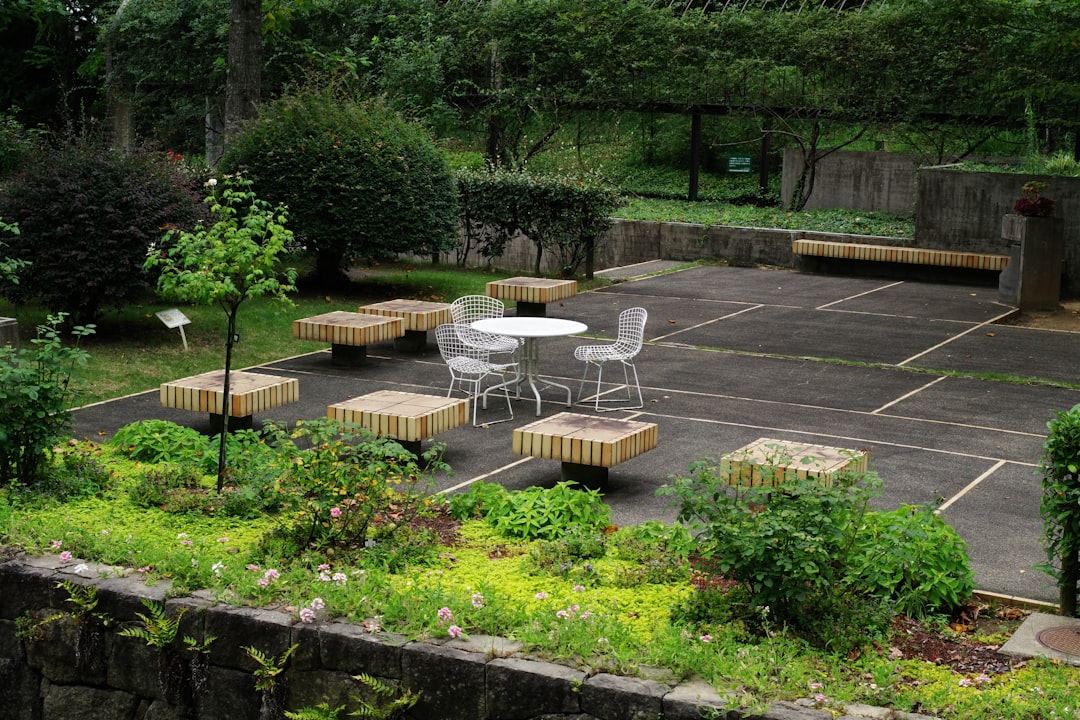 Aménager un petit jardin de 10m2 : 7 astuces incontournables - Jardi ...